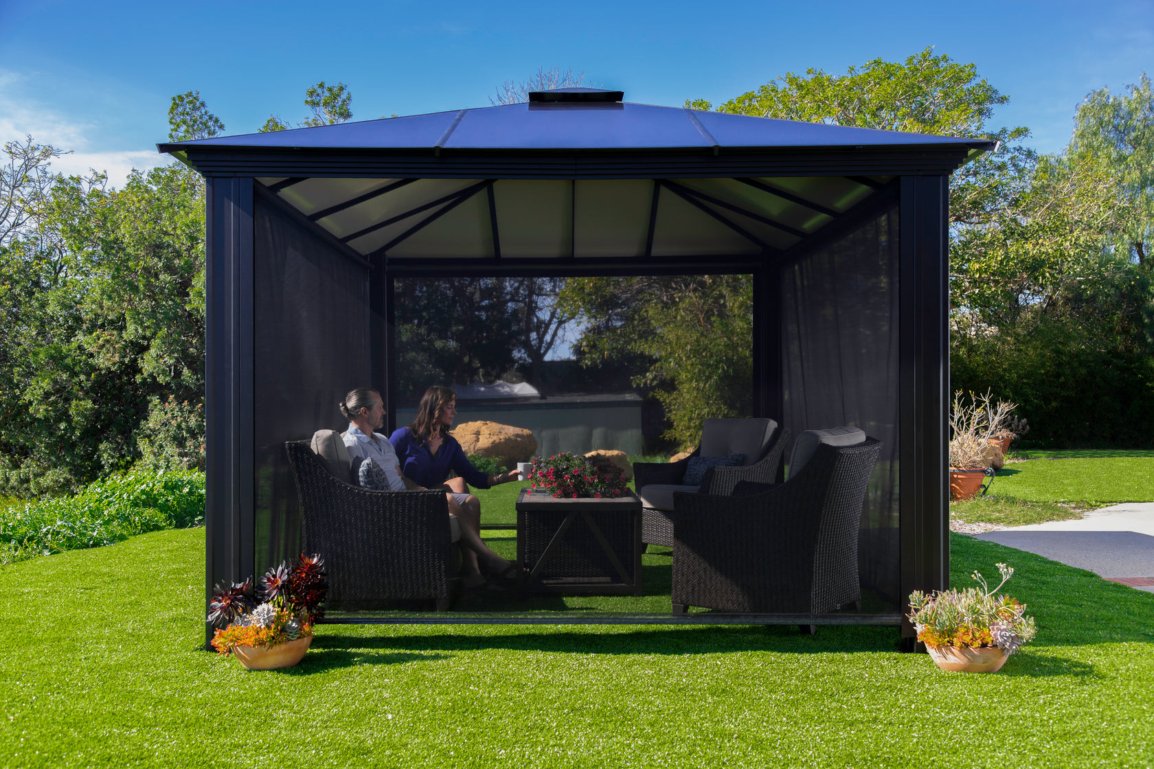Retractable Screens for Gazebos | Paragon Outdoor